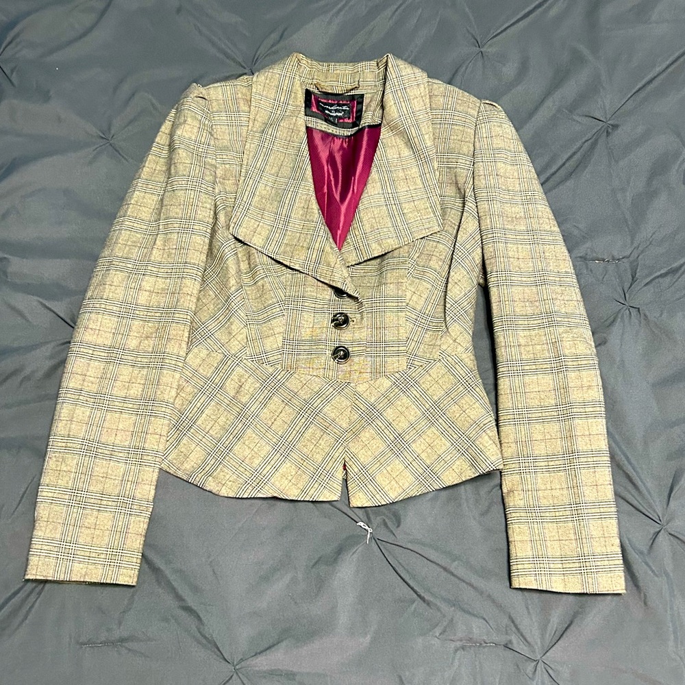 Beautiful Plaid Blazer/ Suit Jacket - Gem